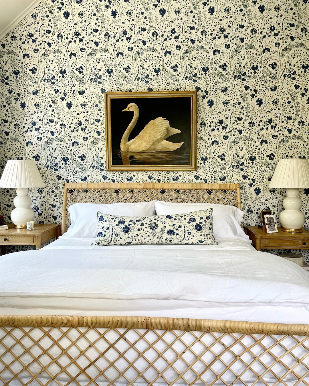 Unique Wallpaper Decor Ideas for a Stylish Home