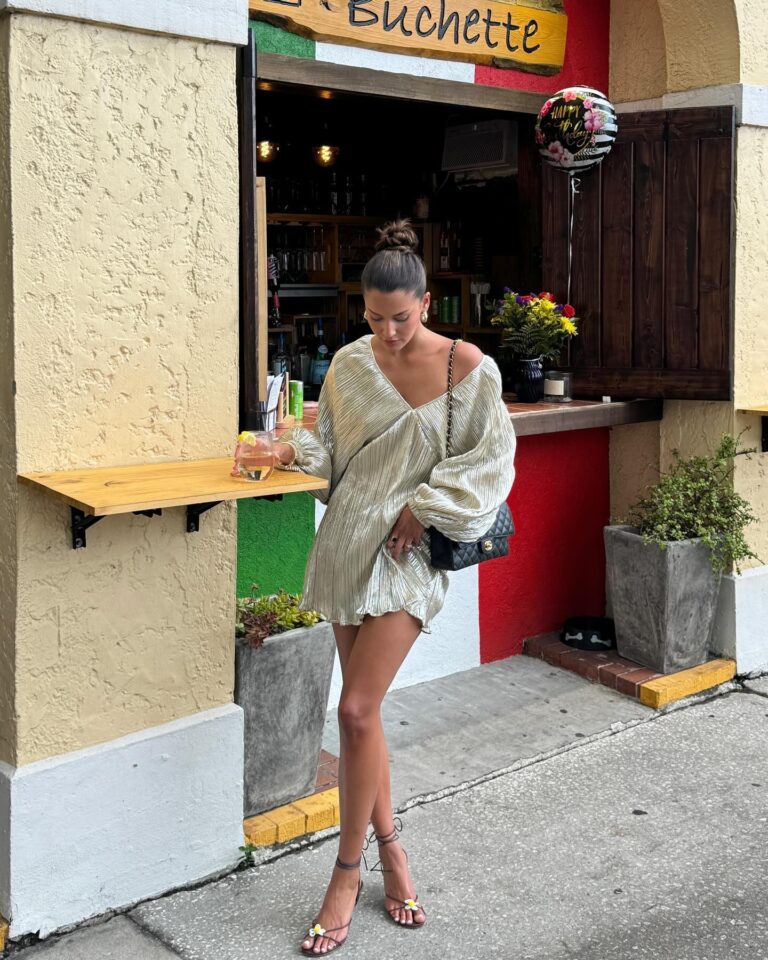 40+ Stunning Party Outfit Looks That Turn Heads